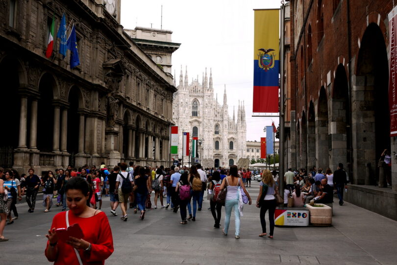 Cómo moverse por Milán: metro, tranvía, bicicleta o caminando 🧡